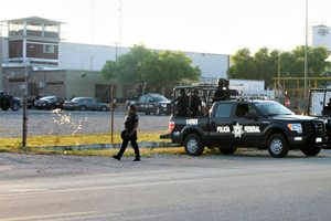 El Universal - Nación - Deplorable, fuga de reos en Coahuila: Calderón