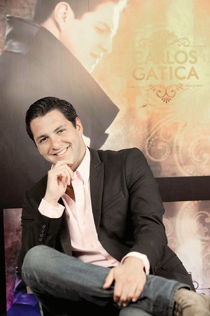 El Universal - Espectáculos - Carlos Gatica, feliz con su elección